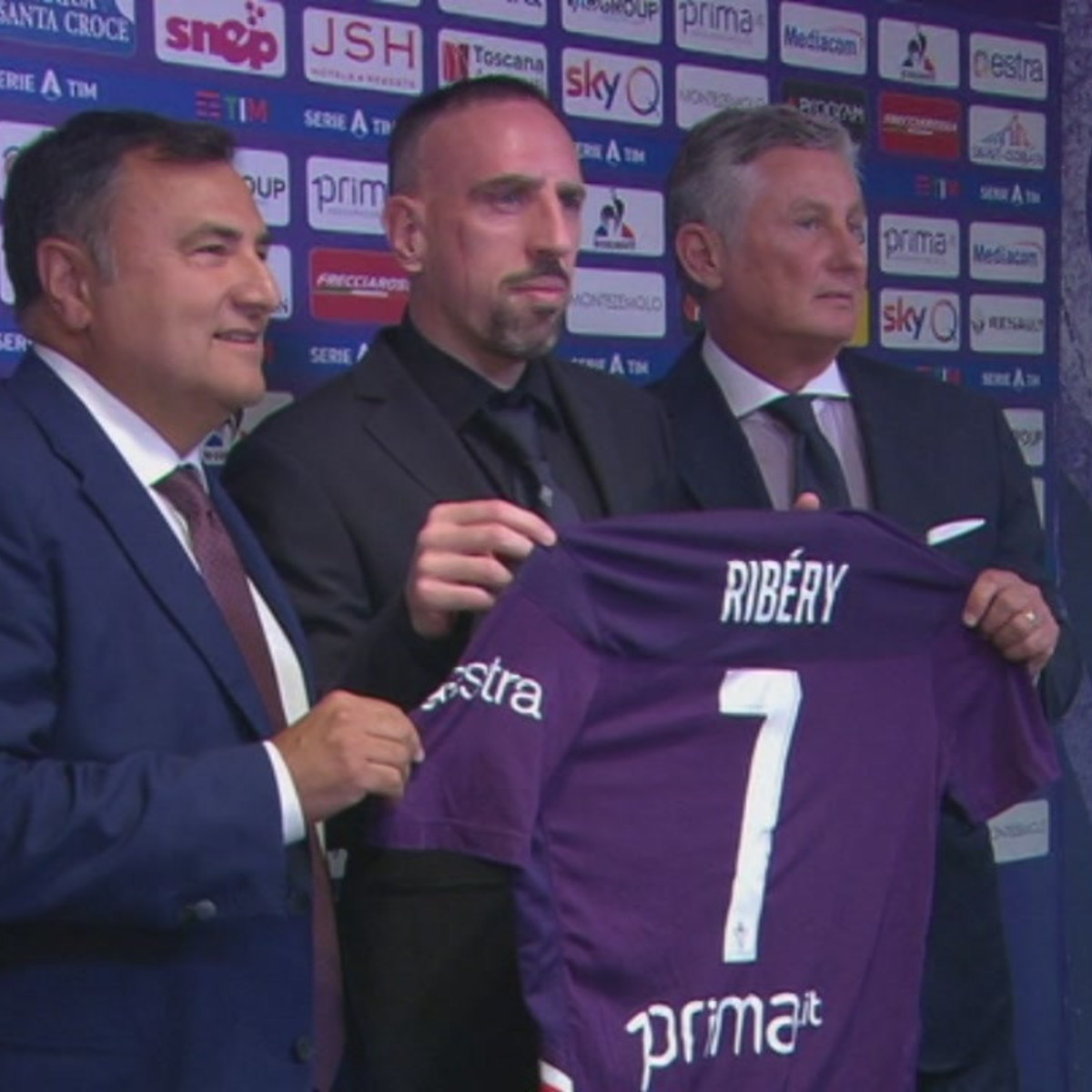 Ribery mostra la sua numero 7 | Video - Sportmediaset