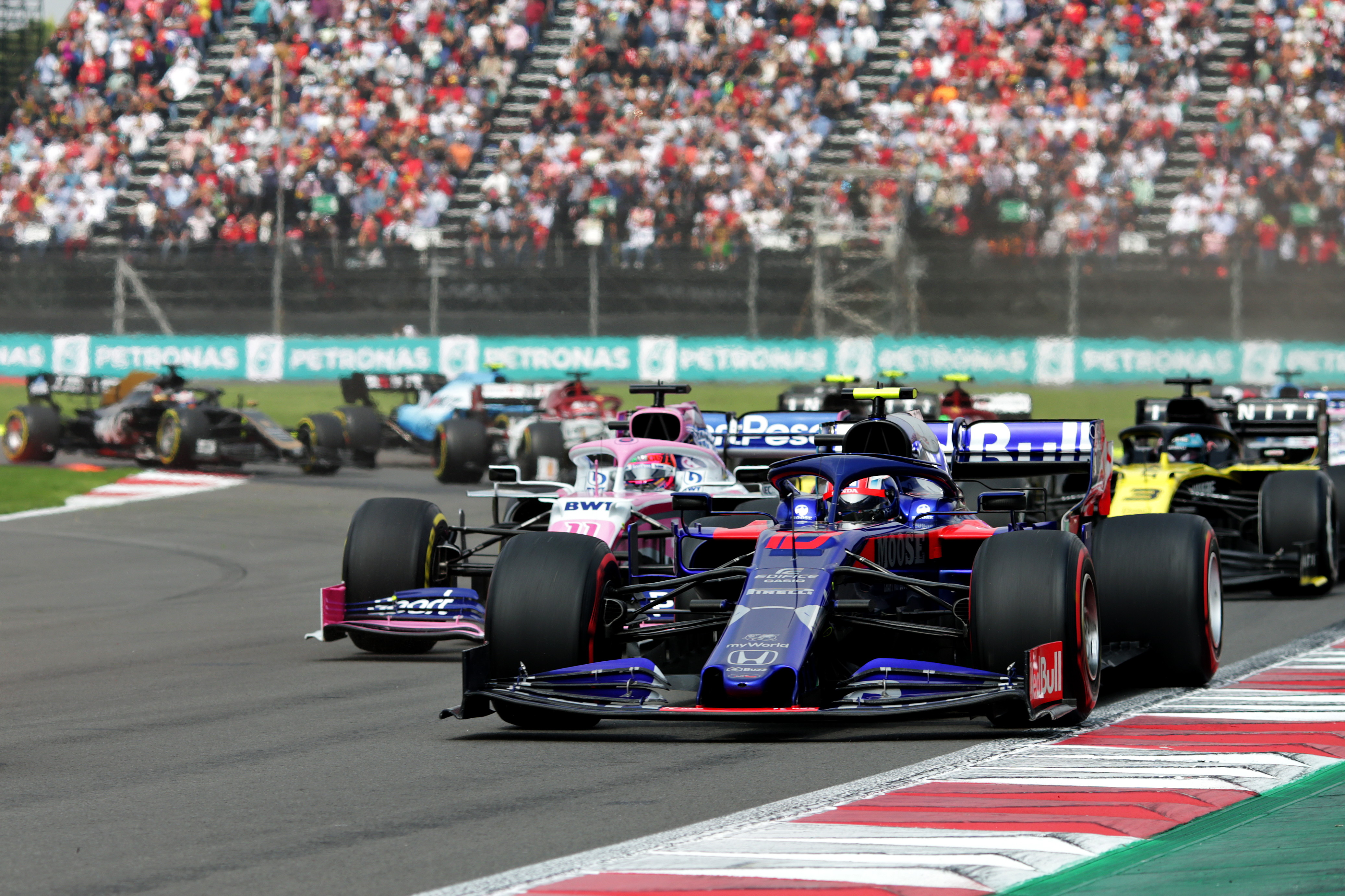 Lewis, meno uno al trionfo | Foto - Sportmediaset