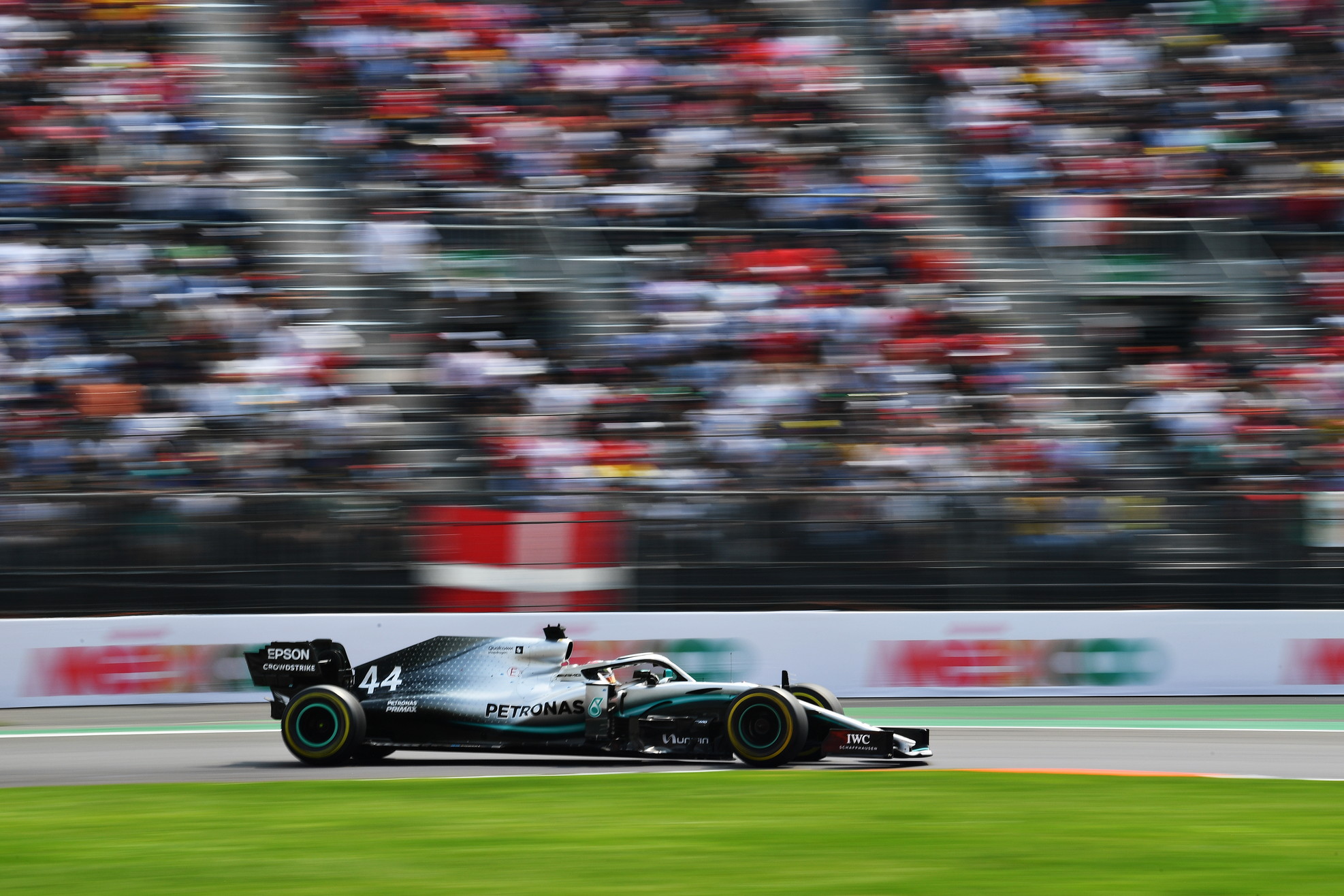 Lewis, meno uno al trionfo | Foto - Sportmediaset