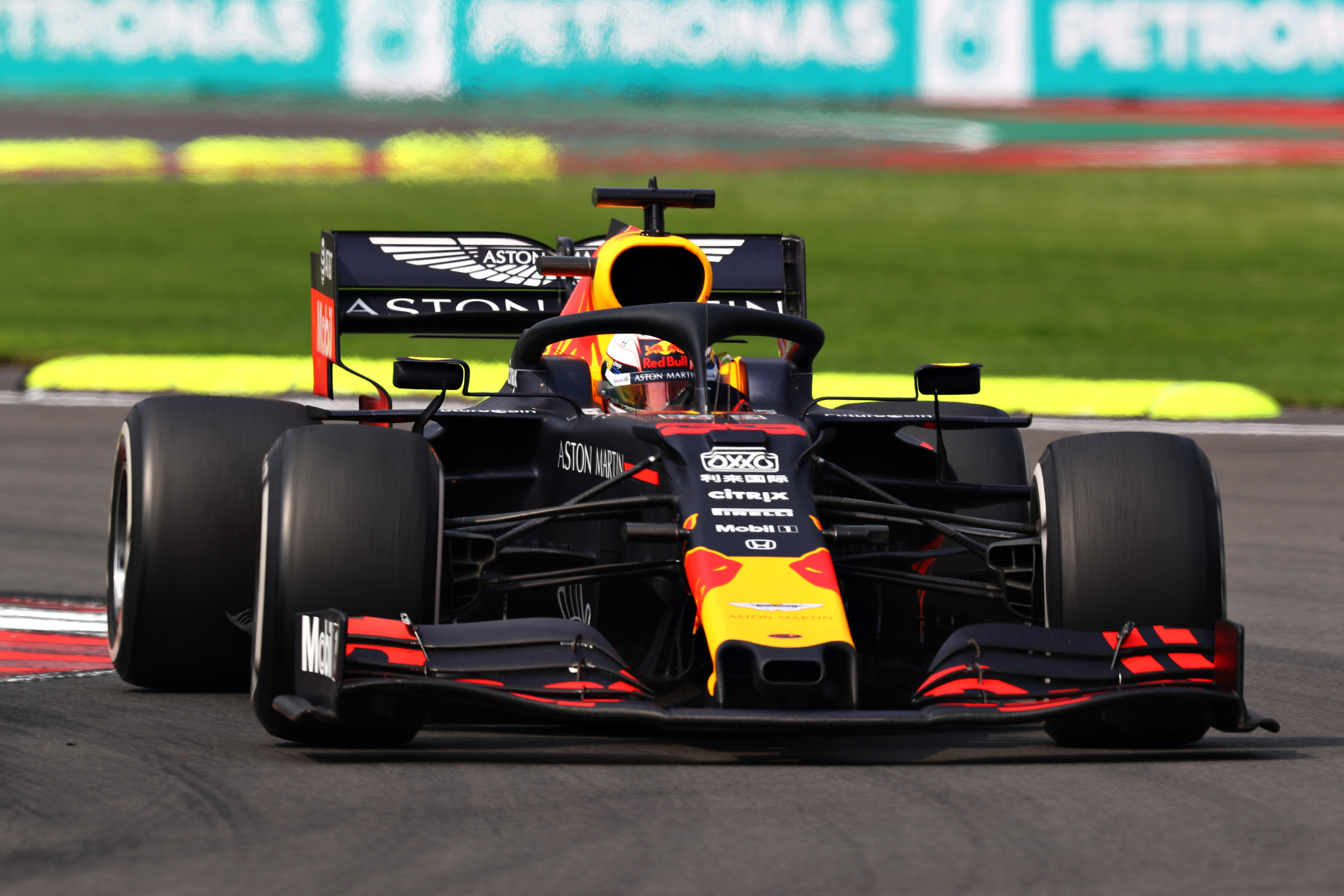 Lewis, meno uno al trionfo | Foto - Sportmediaset