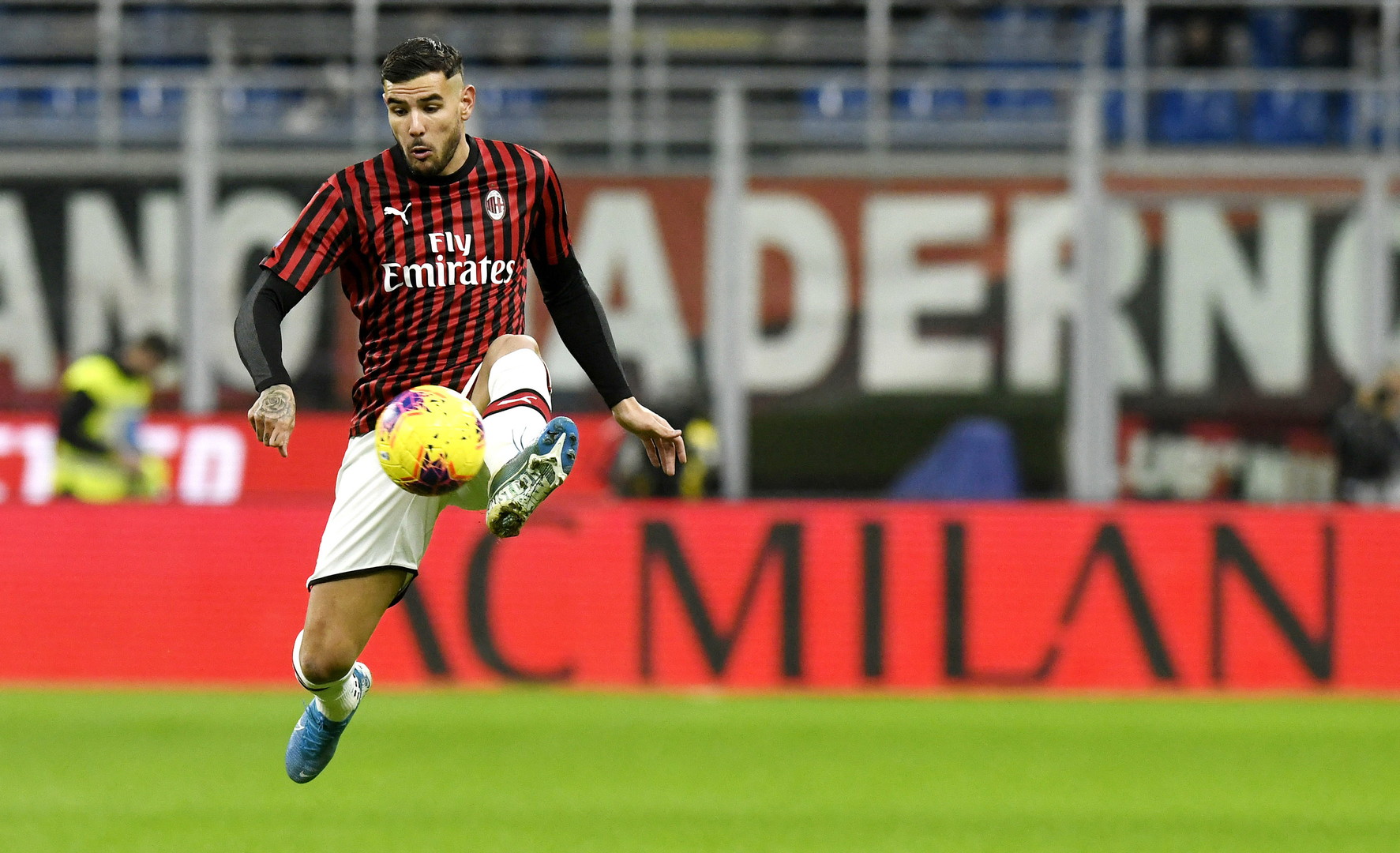Milan, As: dura accusa a Theo Hernandez | News - Sportmediaset