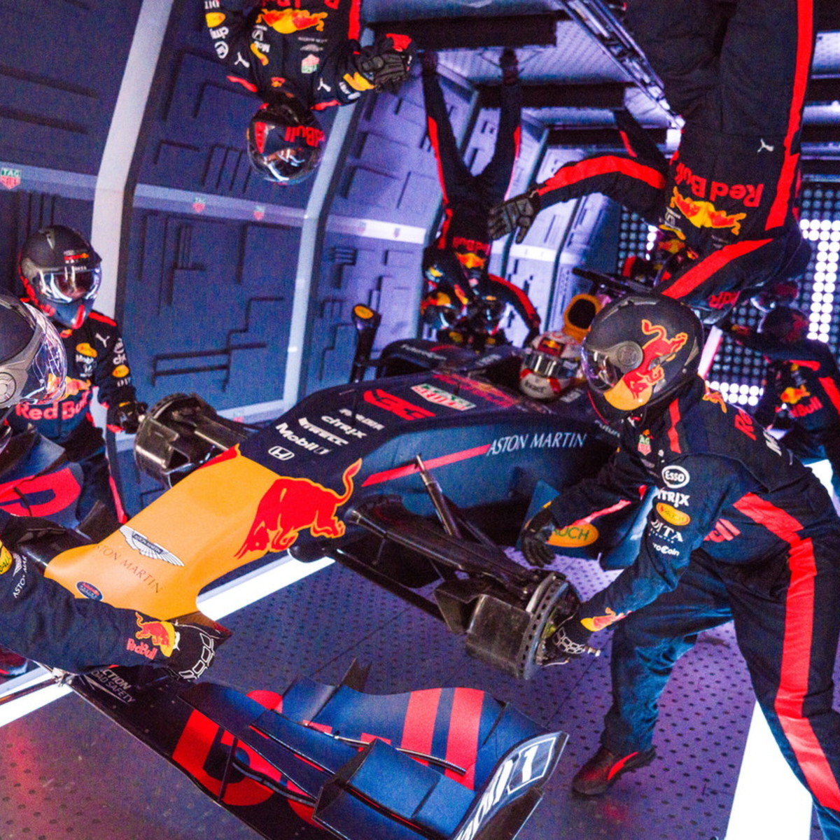 L'ultima pazzia Red Bull: un pit stop in assenza di gravità | Foto ...