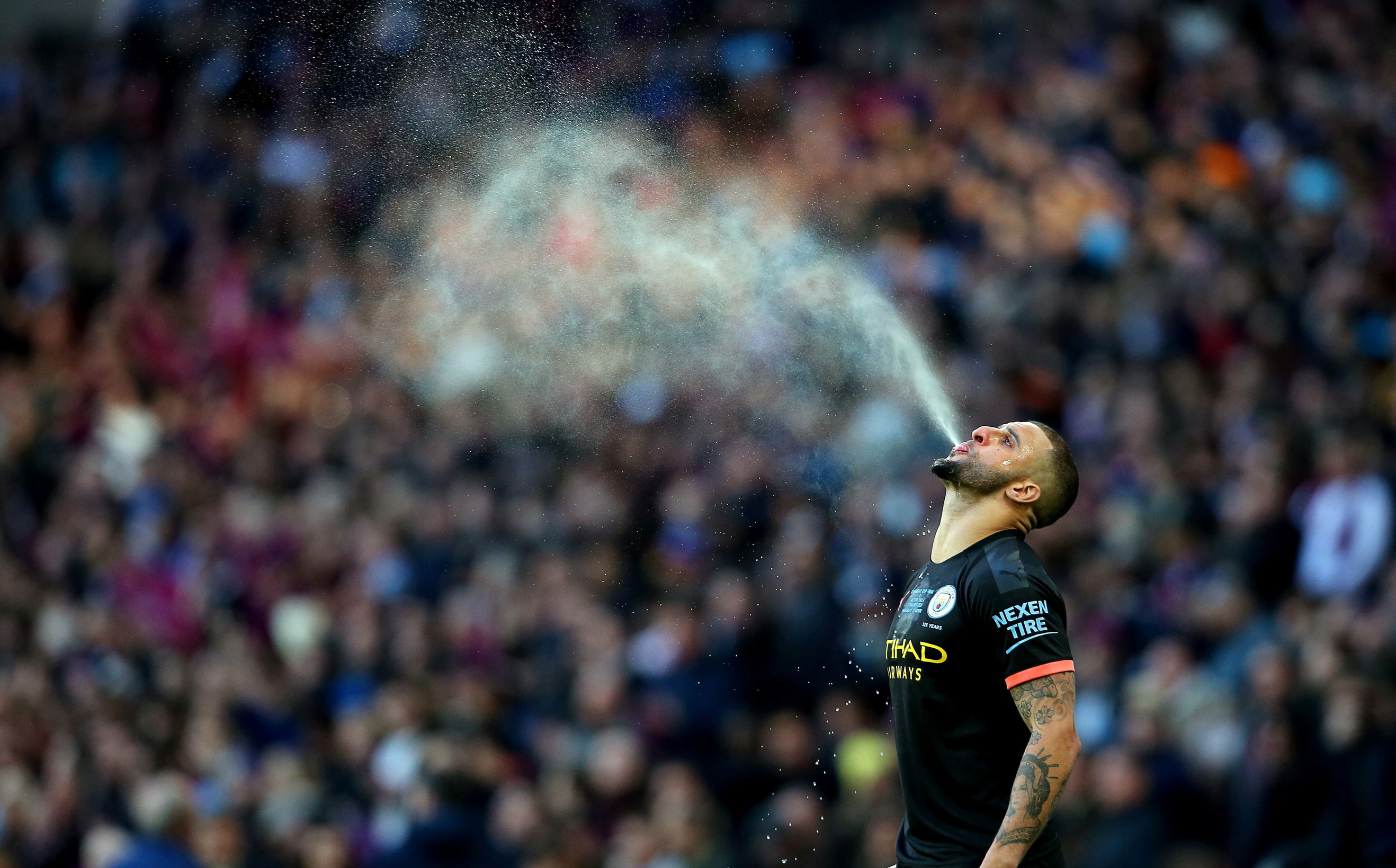 City, Kyle Walker vìola l'isolamento e organizza un festino hard | News ...