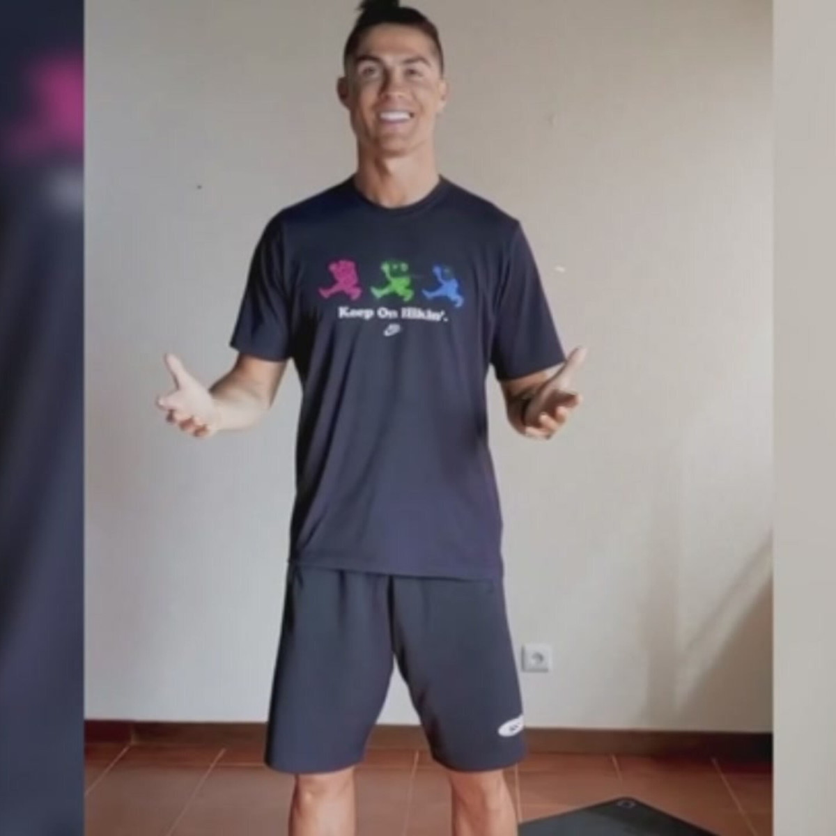 Cristiano Ronaldo e la sfida degli addominali | Video - Sportmediaset