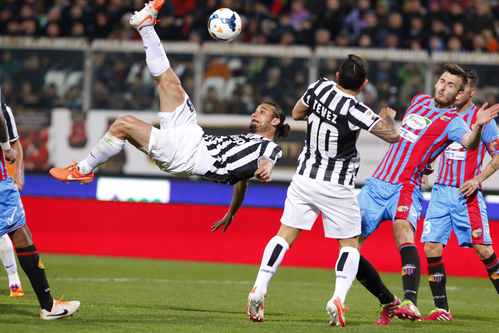 Rovesciata, colpo da campioni | Foto - Sportmediaset