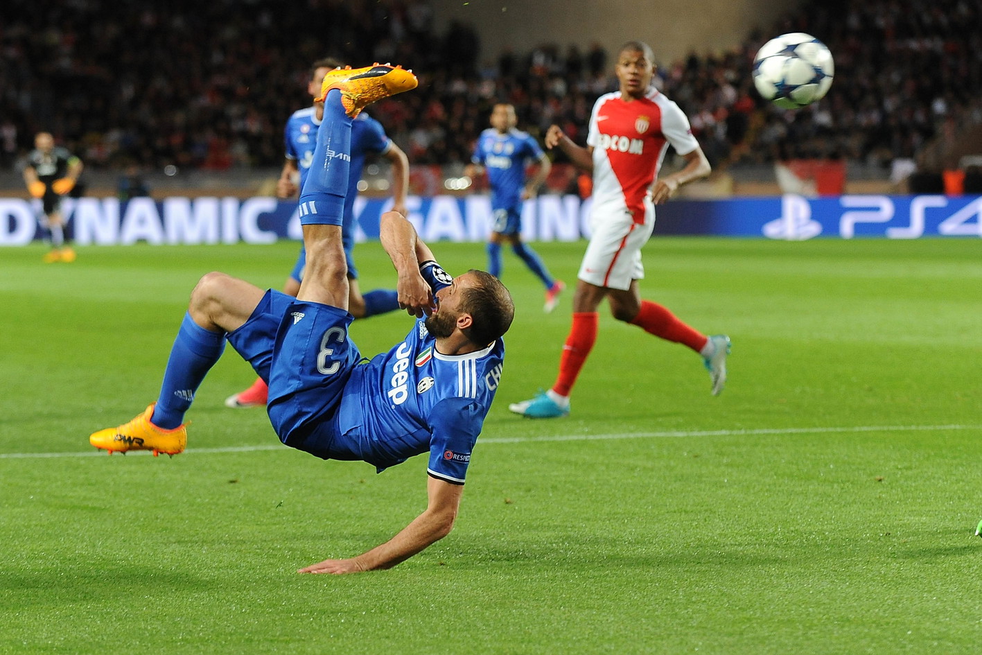 Rovesciata, colpo da campioni | Foto - Sportmediaset