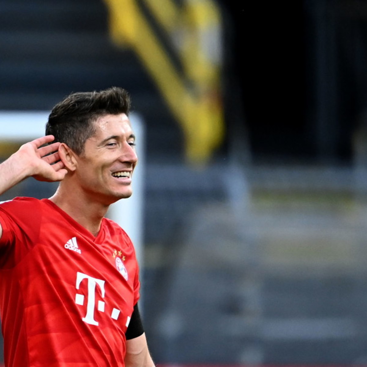 Lewandowski più forte che mai: 44 gol in stagione, sarà Scarpa d'oro ...