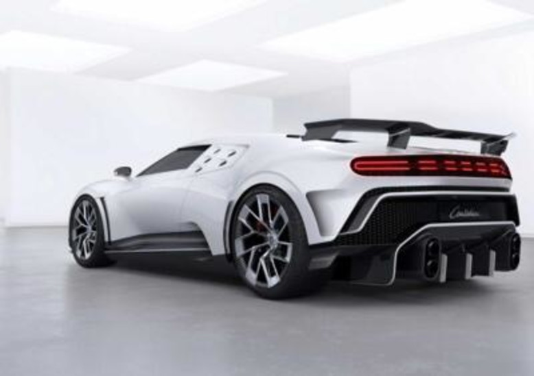 CR7, nuova Bugatti per festeggiare lo scudetto | Foto - Sportmediaset