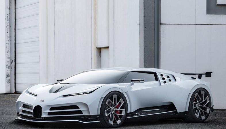 CR7, nuova Bugatti per festeggiare lo scudetto | Foto - Sportmediaset