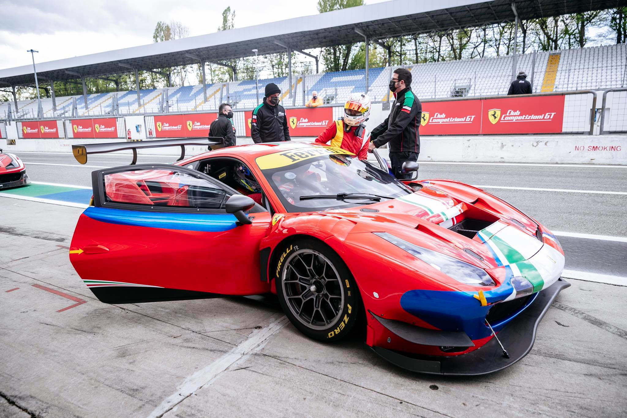 A 300 km/h con la Ferrari 488 GT Modificata | Foto - Sportmediaset
