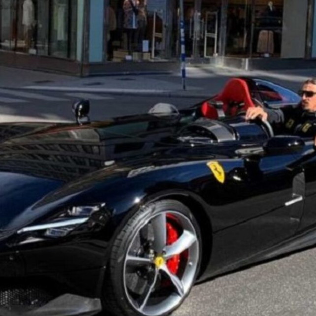 Cristiano Ronaldo, shopping in Ferrari: comprata la SP2 Monza | Foto ...