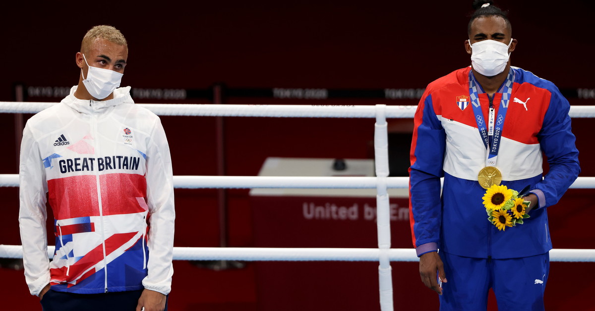 Boxe: il pugile inglese Whittaker si rifiuta di indossare la medaglia d ...