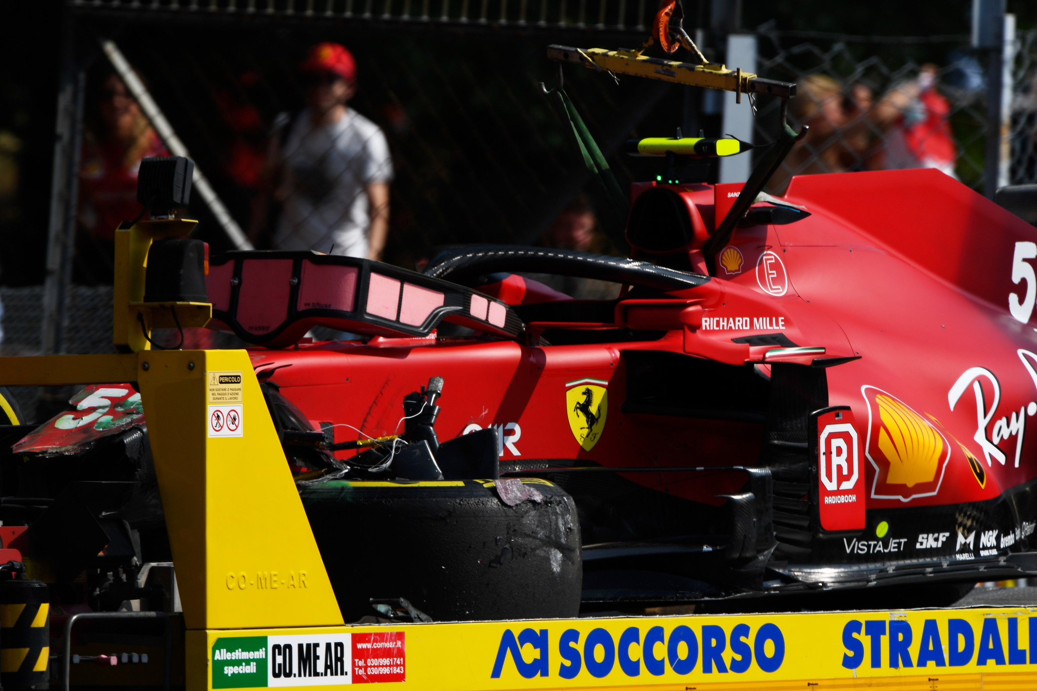 F1, botto di Sainz all'Ascari: Ferrari distrutta | Foto - Sportmediaset