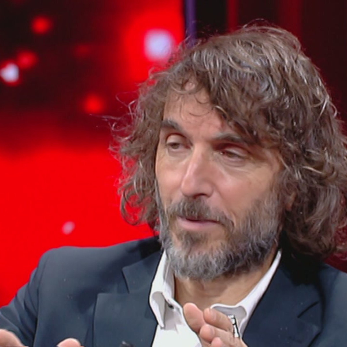 Cruciani: "Calciatori no-vax non vanno perseguitati" | Video ...