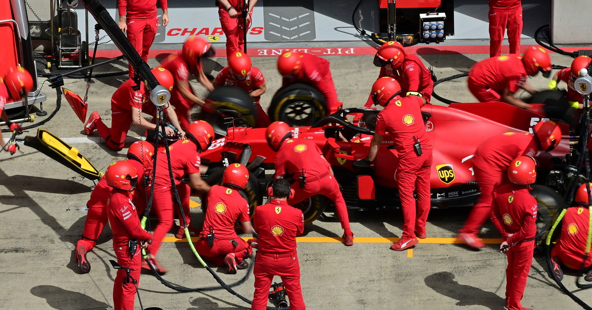 La Ferrari prepara i nuovi ingegneri: via al corso dell'Engineering ...