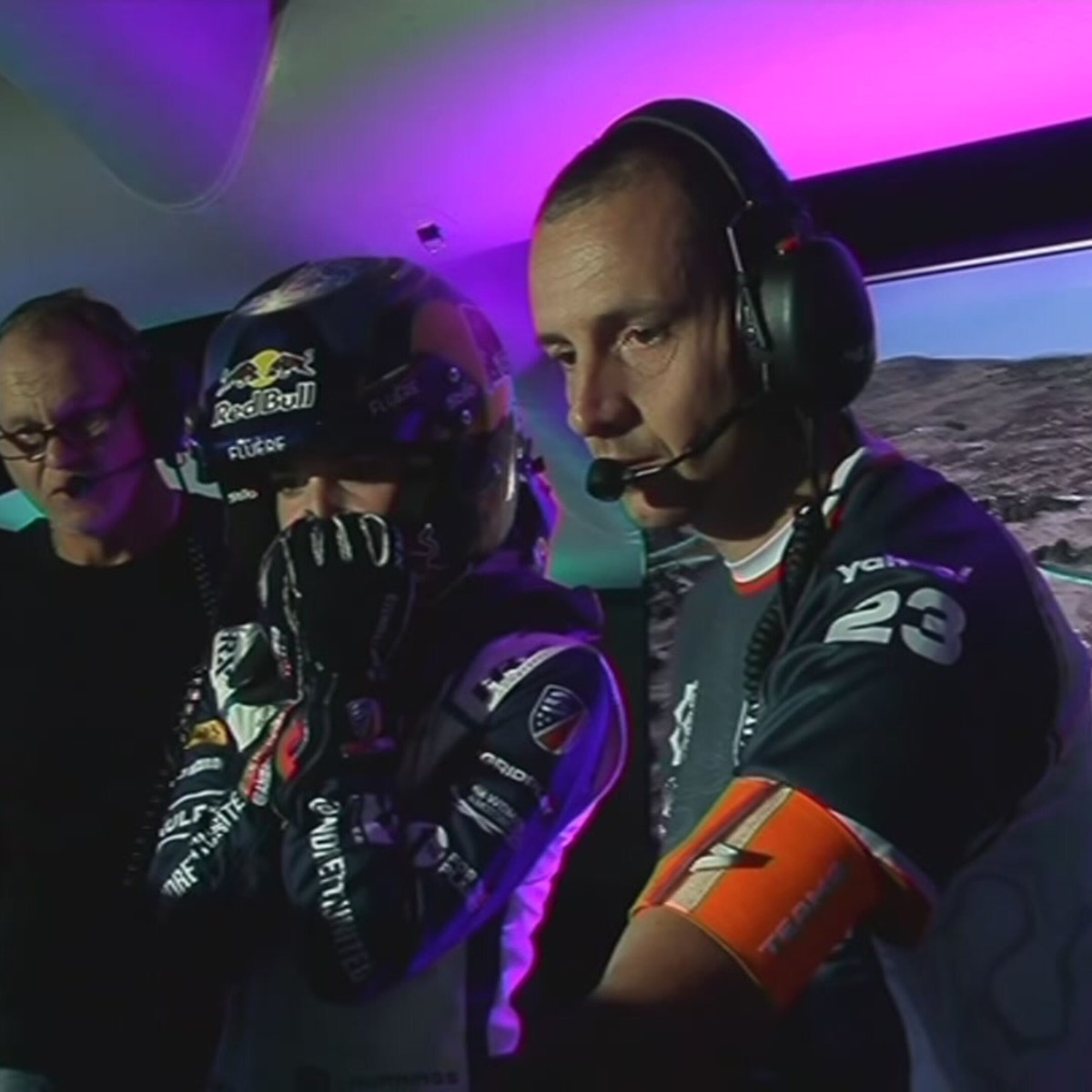 Contatto al via, il team X44 subito fuori!