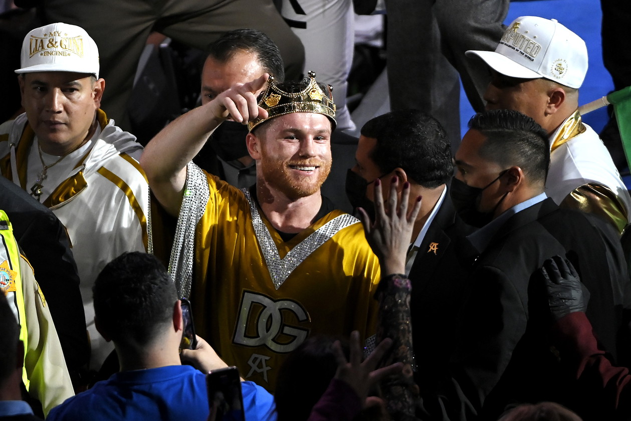 Canelo nella storia: è campione indiscusso, Plant va al tappeto | News ...