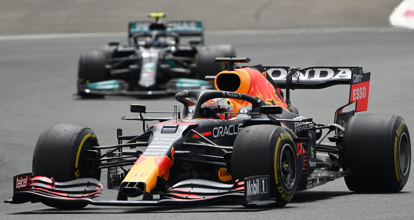 Max vs Lewis: il duello mondiale tra Verstappen e Hamilton gara per gara
