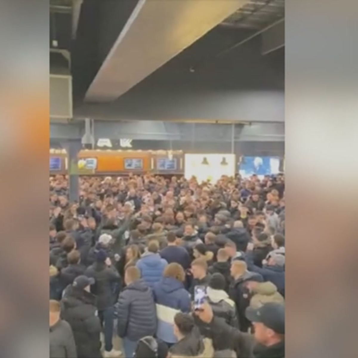 E' già Conte-mania: che coro