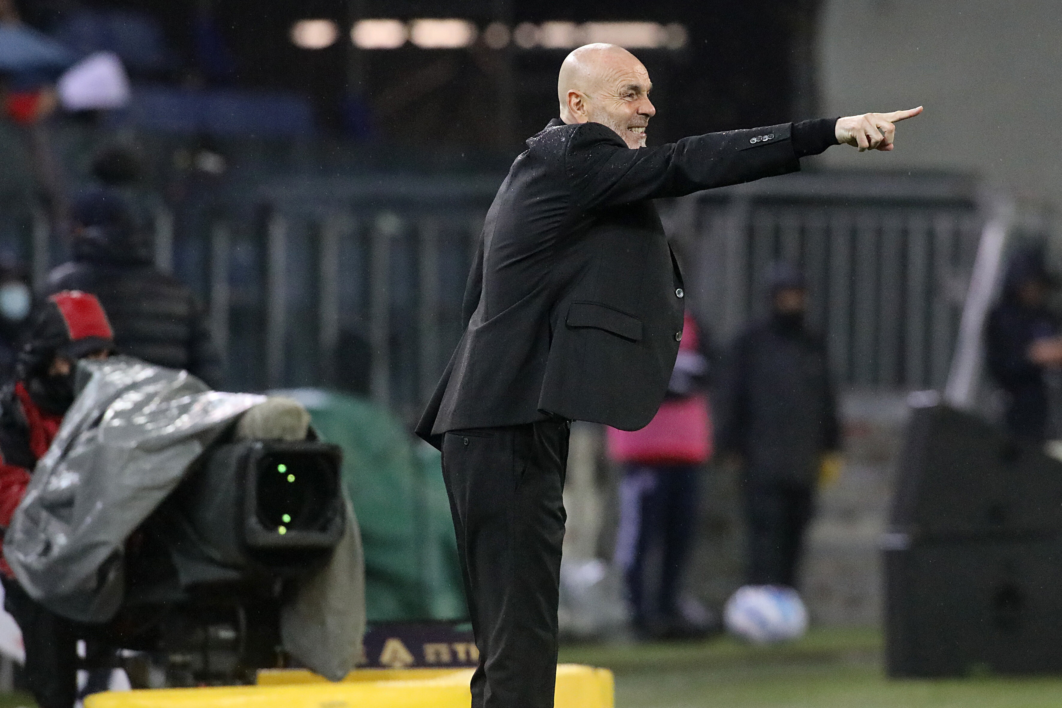 L'editoriale di Bruno Longhi: Le "palle" del Milan e la carota dell'Inter