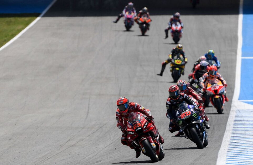 MotoGP Spagna: Bagnaia straordinario, vittoria da appalusi su Quartararo