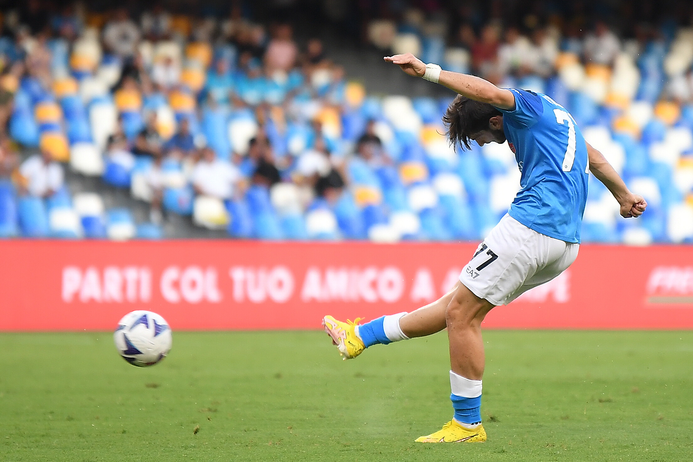 Serie A, Napoli-Monza 4-0: doppio Kvara, Osimhen e Kim, gli azzurri ci sono