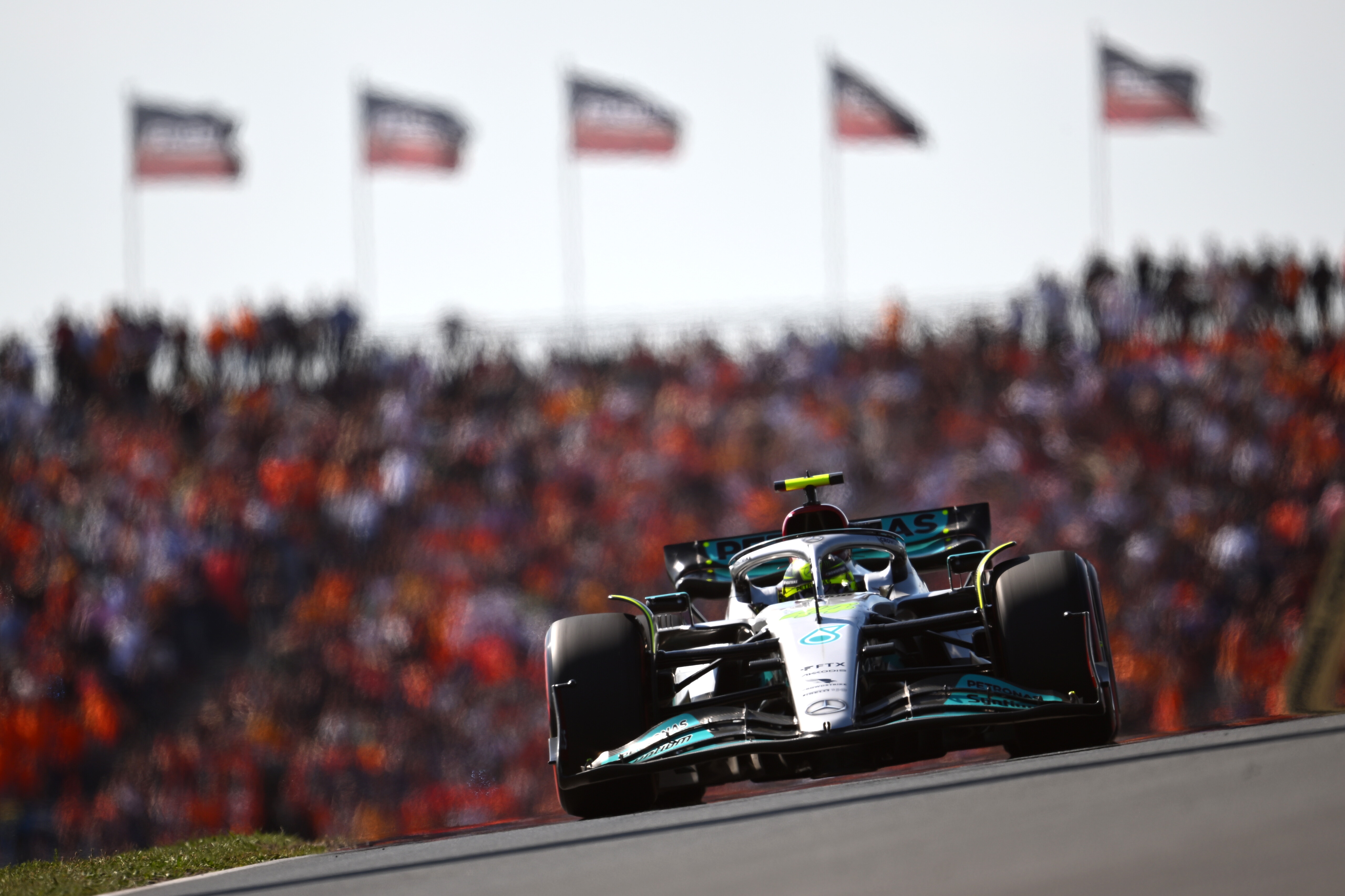 Verstappen: "Macchina rivoluzionata: giro pazzesco!" Perez: "Punto al ...