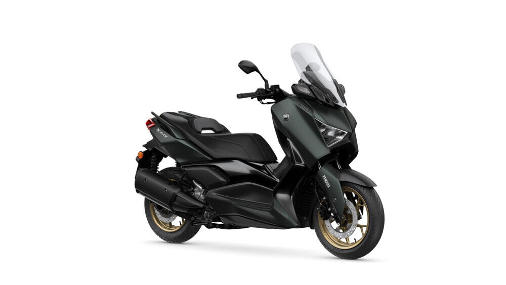 XMax, nuovo stile dinamico e connettività per gli scooter sportivi ...