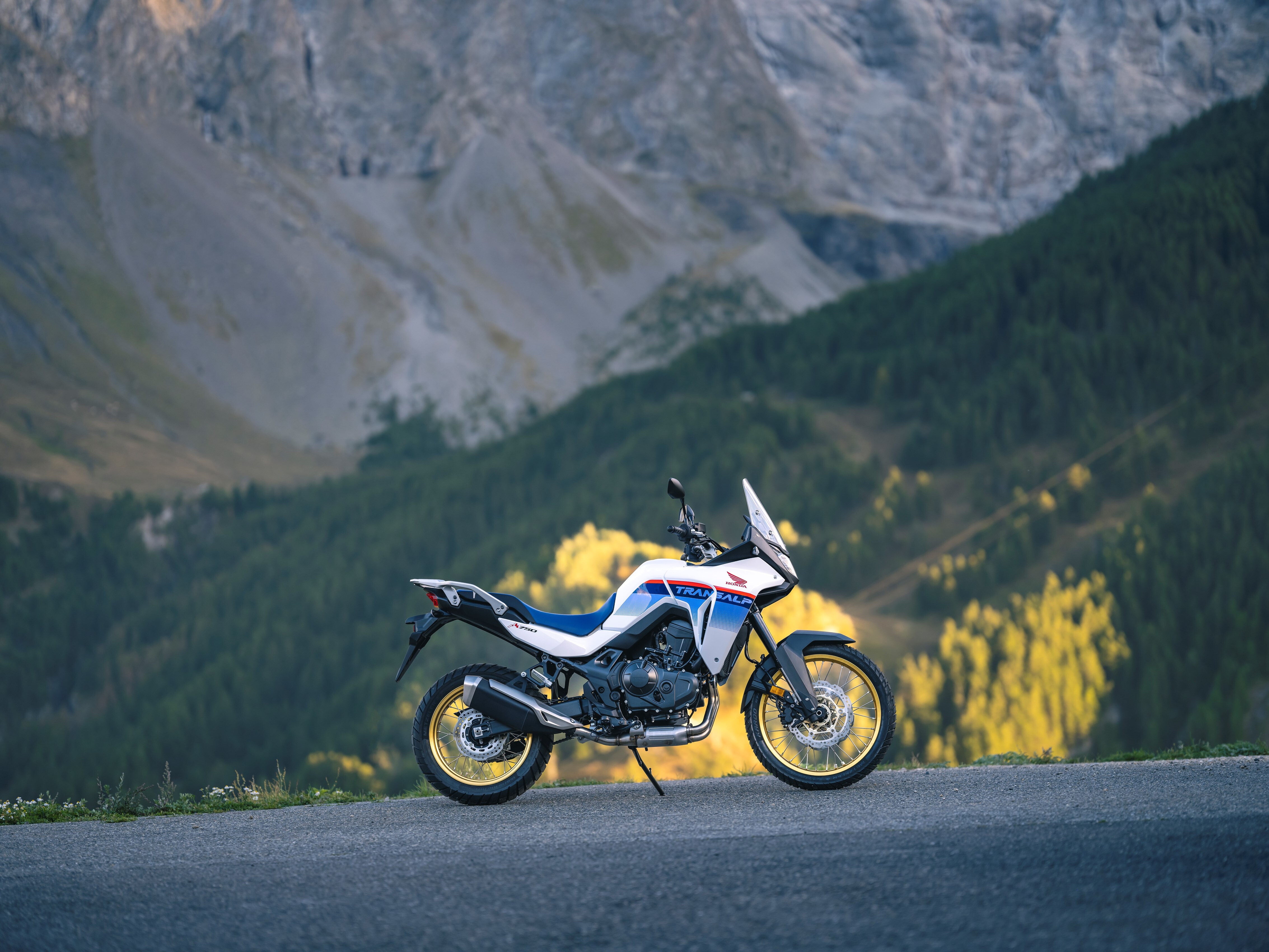 XL750 Transalp, l'adventure grintosa di ultima generazione