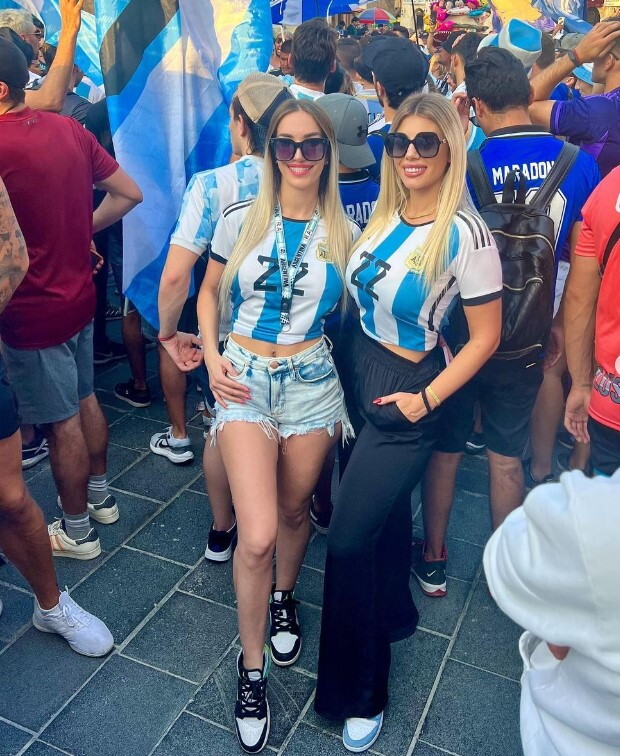 Argentina campione, Noa festeggia in topless