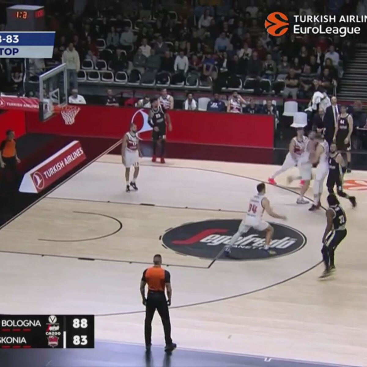 Virtus-Baskonia: 88-83 | Video - Sportmediaset