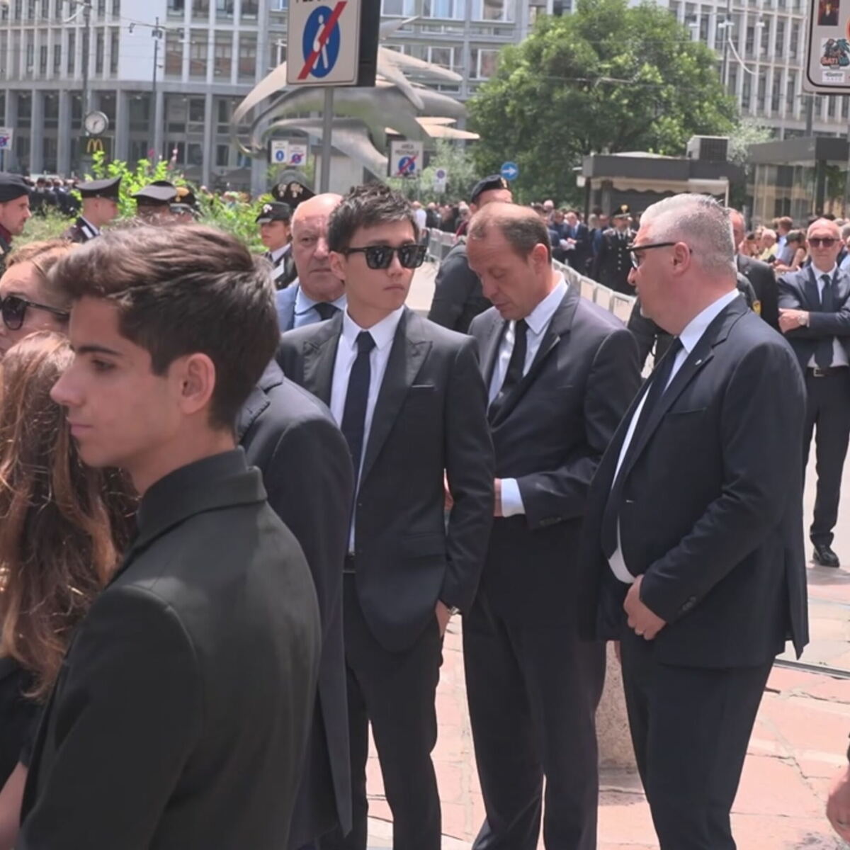 L'arrivo dei dirigenti dell'Inter al funerale
