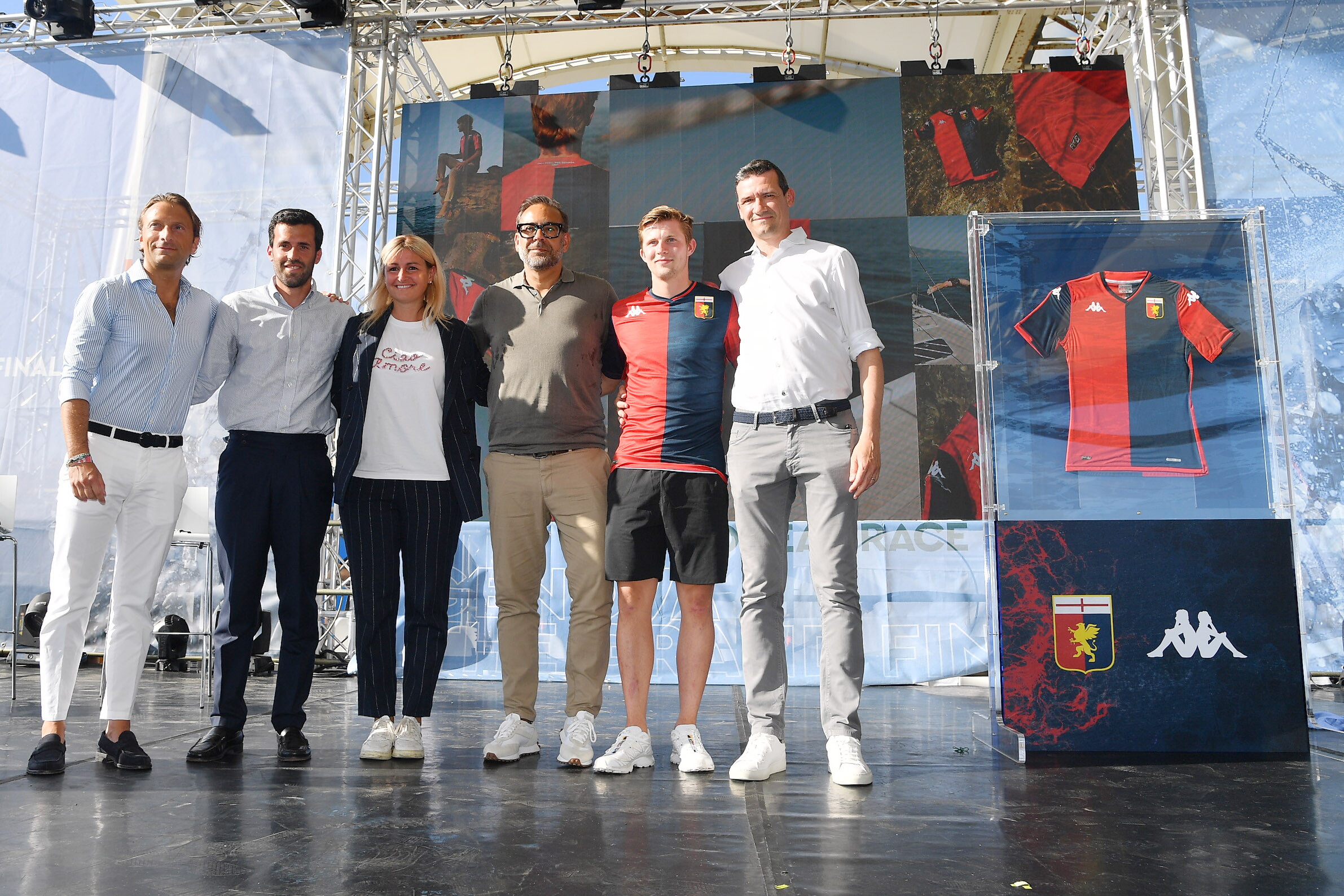 Genoa, ecco la nuova maglia