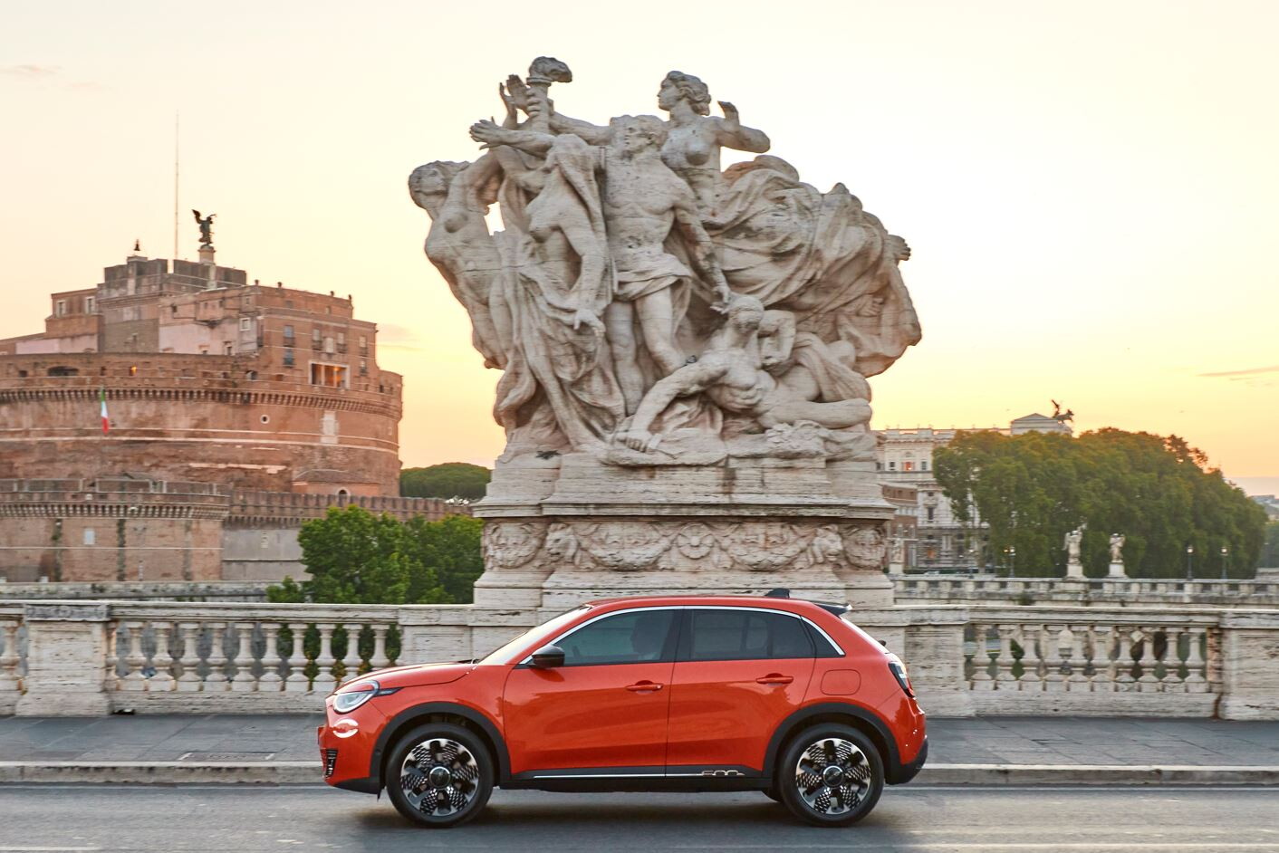 Fiat svela la 600e La Prima e RED