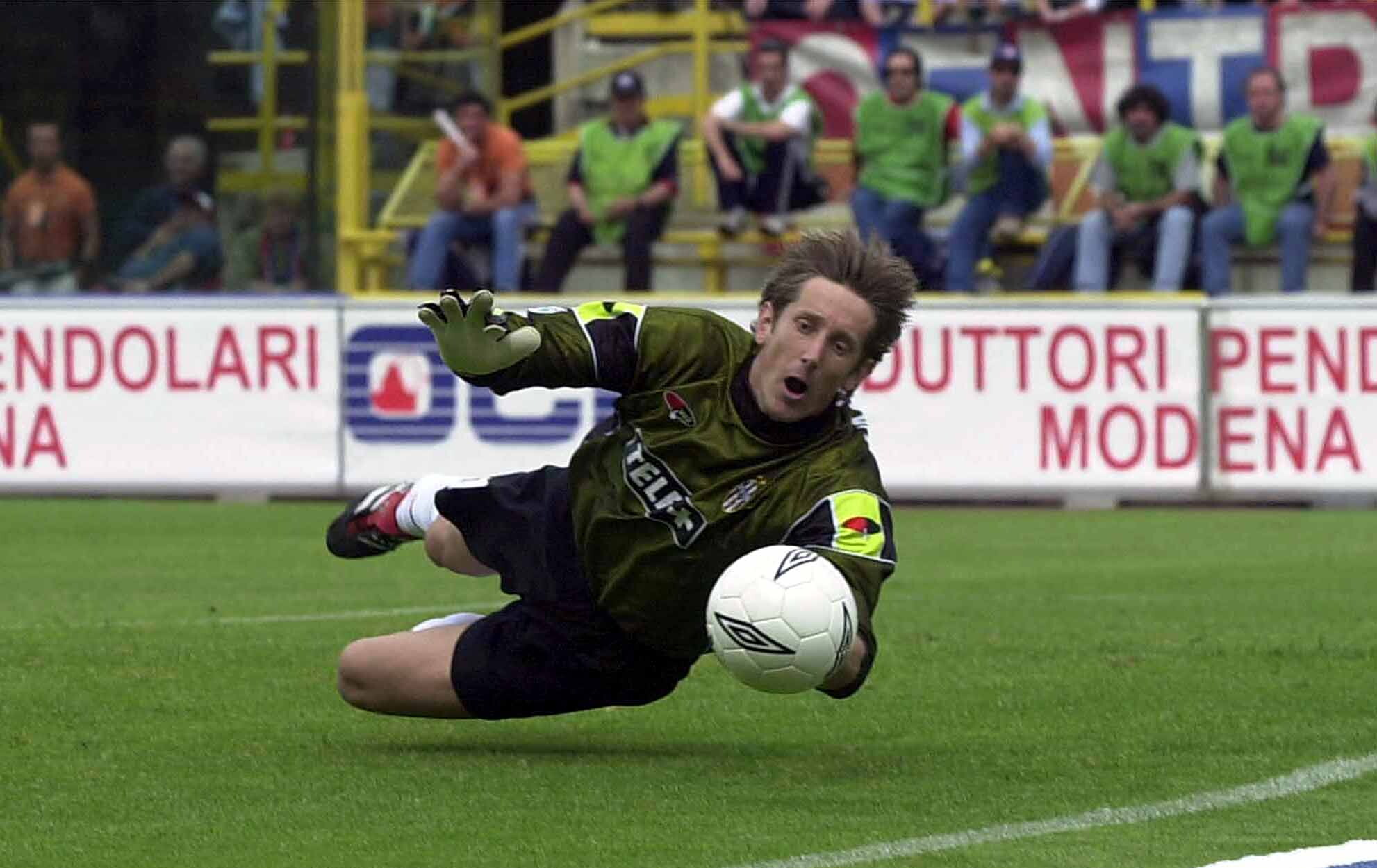 Van der Sar, le immagini di una carriera leggendaria