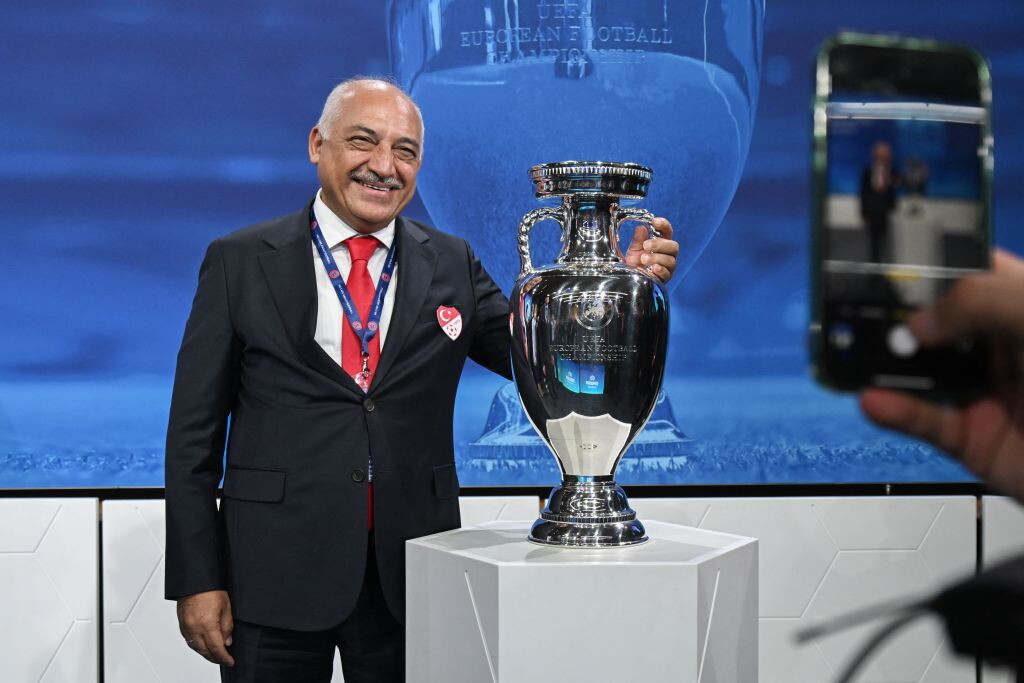 Euro 2032 a Italia e Turchia: la cerimonia Uefa a Nyon