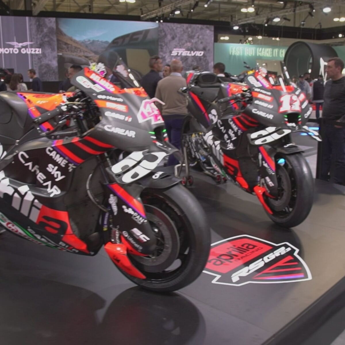 Aprilia MotoGP in posa