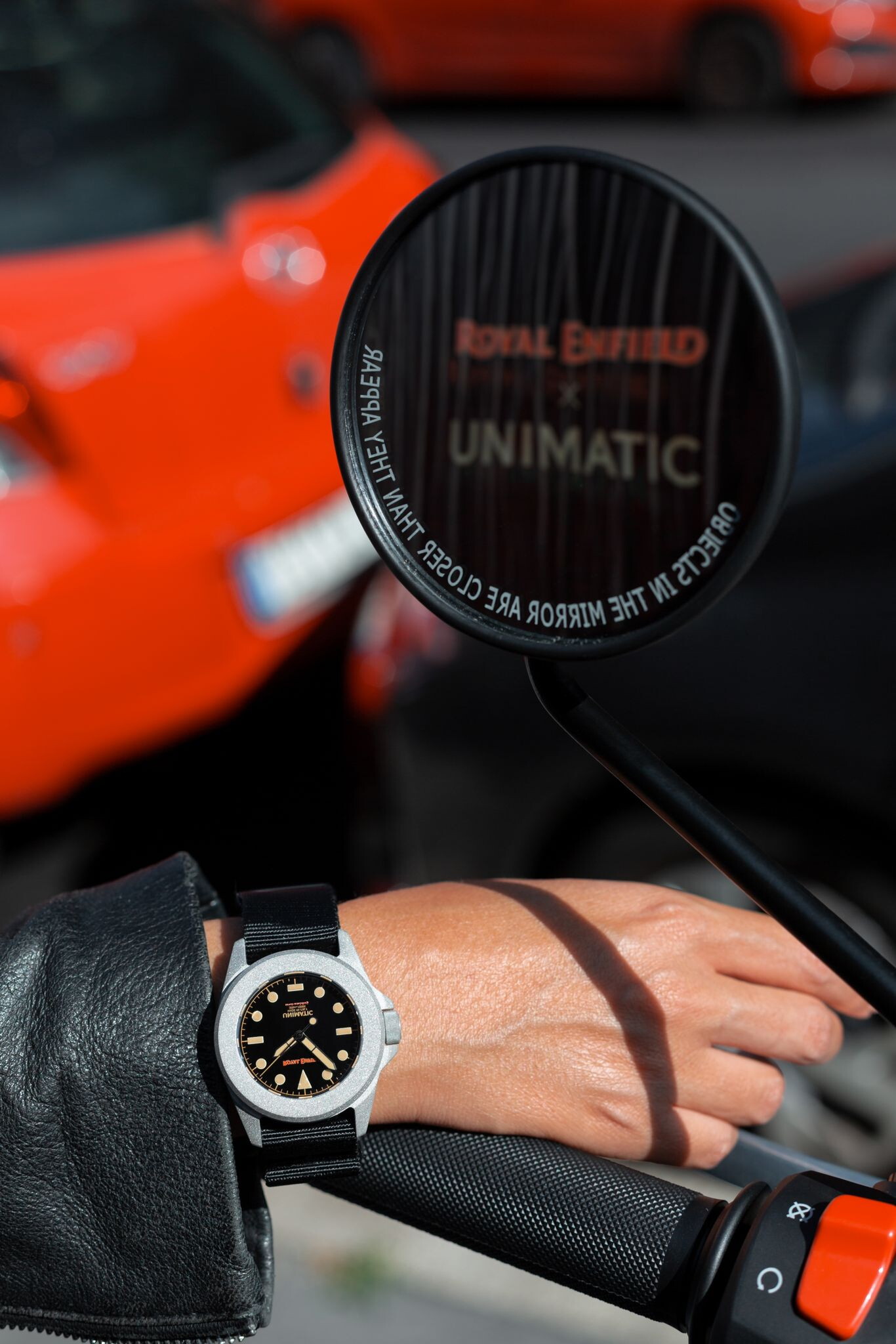 Non solo moto, l'orologio Unimatic per Royal Enfield