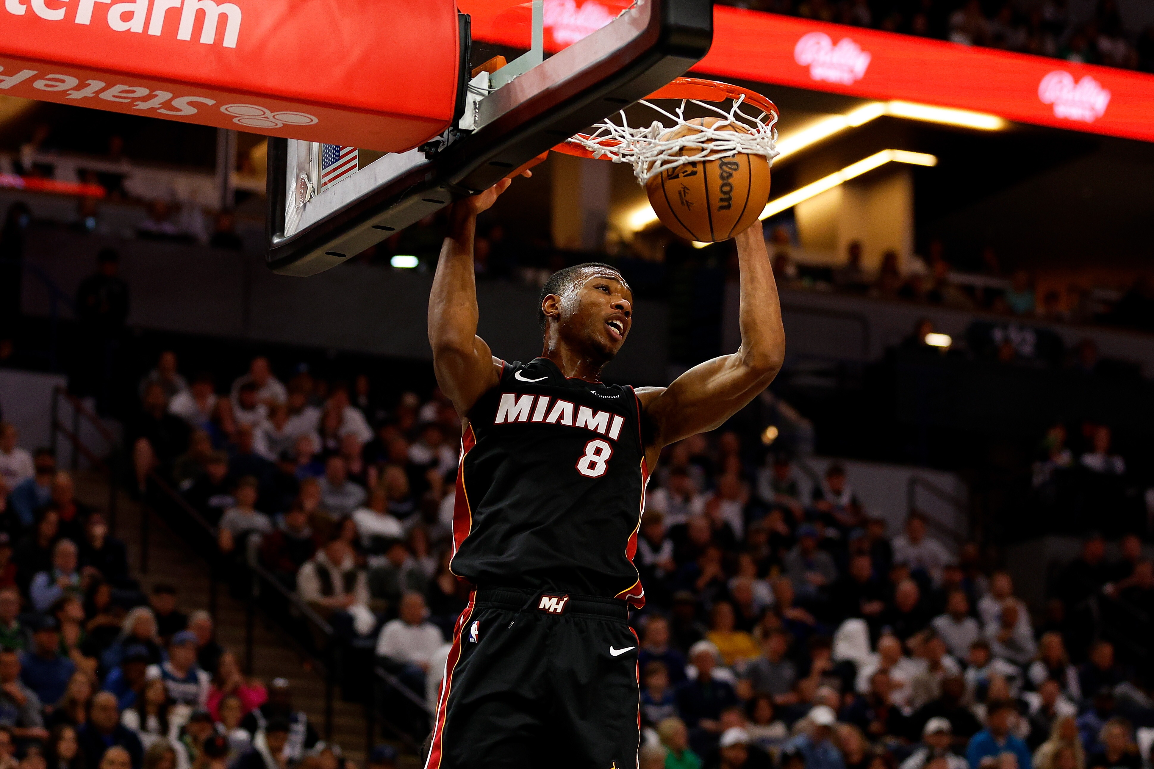 Nba: Miami vince ancora, Milwaukee ko senza Lillard. E i Cavs battono Curry