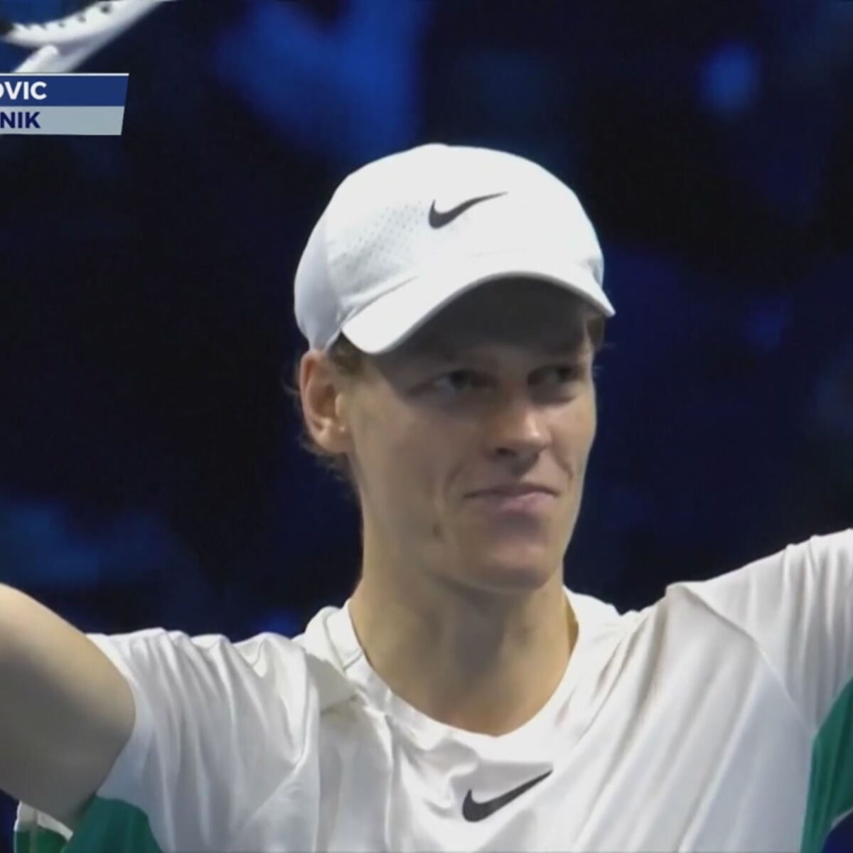 Sinner batte Djokovic | Video - Sportmediaset Sinner batte Djokovic | Video - Sportmediaset