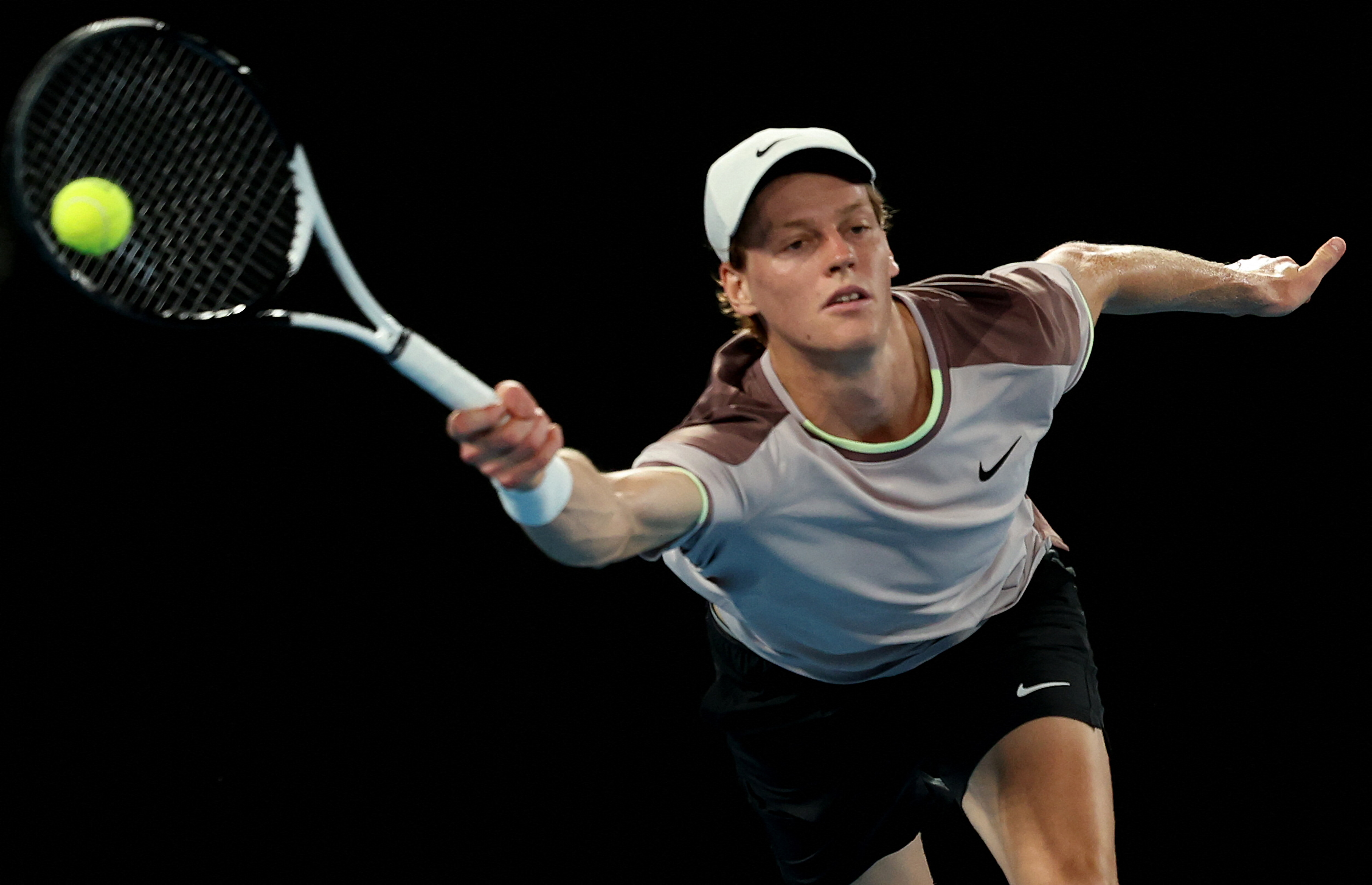 Australian Open Jannik Sinner batte Andrej Rublev e raggiunge Novak Djokovic