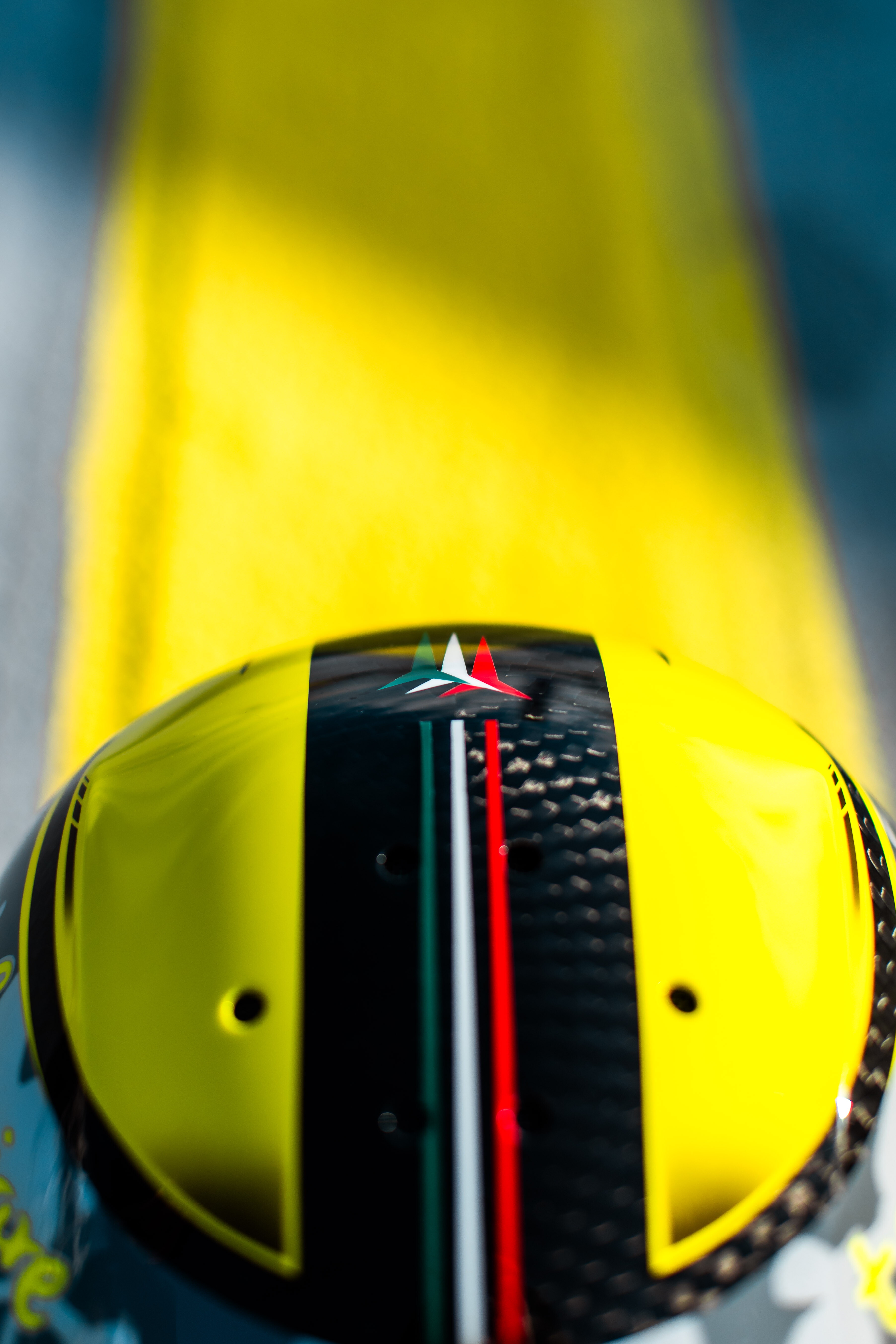 Cressoni "vola" con l'Aeronautica Militare, il casco speciale