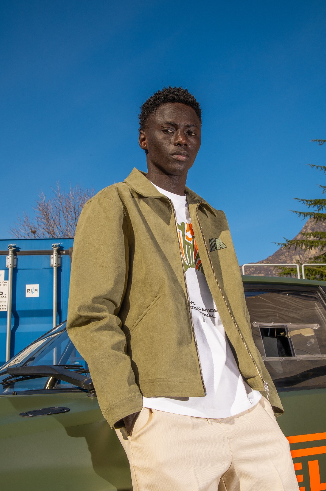Automobili Amos si... veste: ecco la nuova collezione