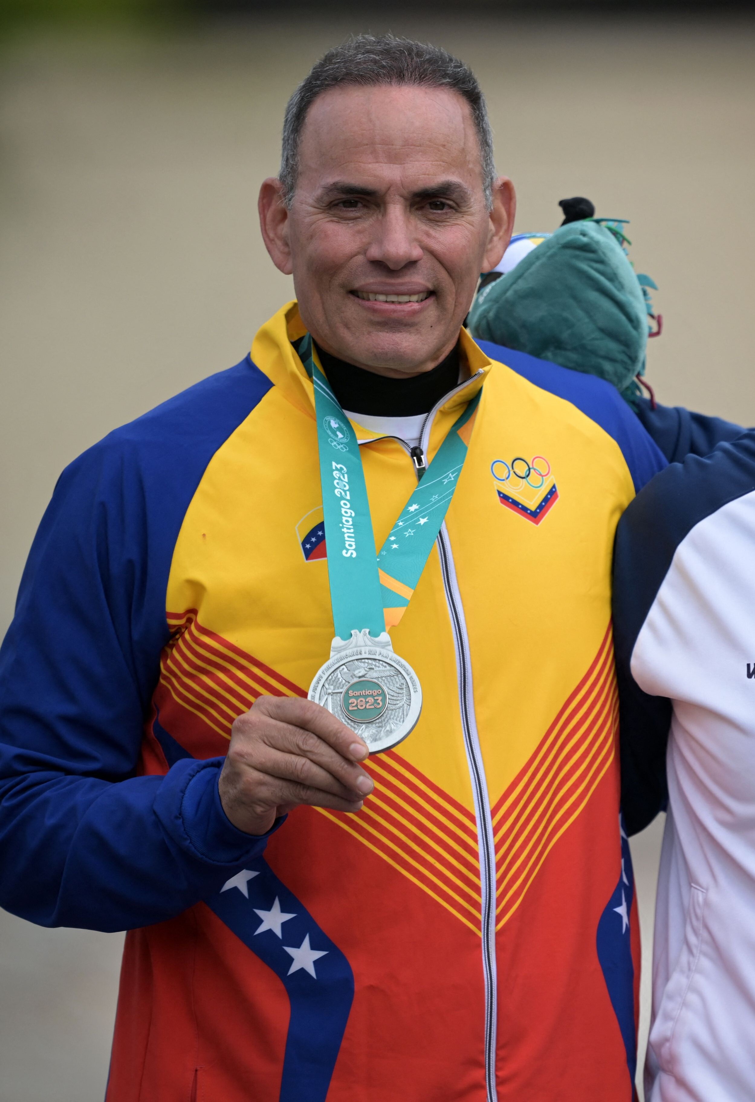 Mira inossidabile: il tiratore Leonel Martínez torna ai Giochi dopo 40 anni