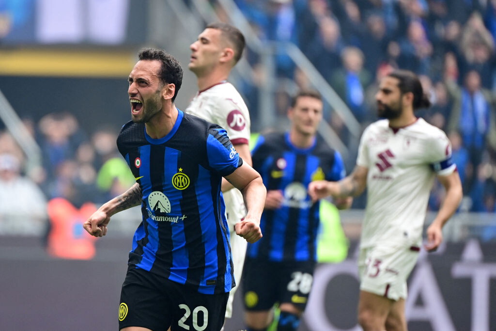 Inter, siparietto Calhanoglu-Lautaro sul calcio di rigore