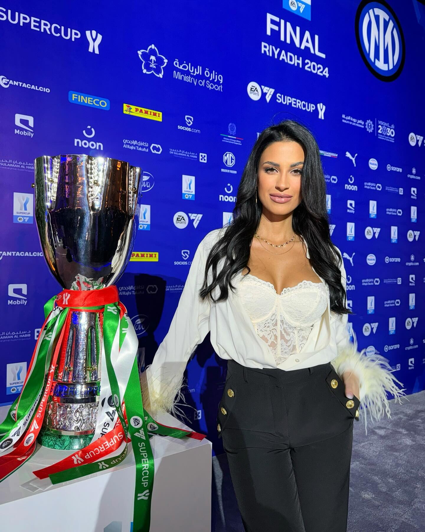 Grande festa per Eleonora Incardona: la madrina del Giro d'Italia si ...
