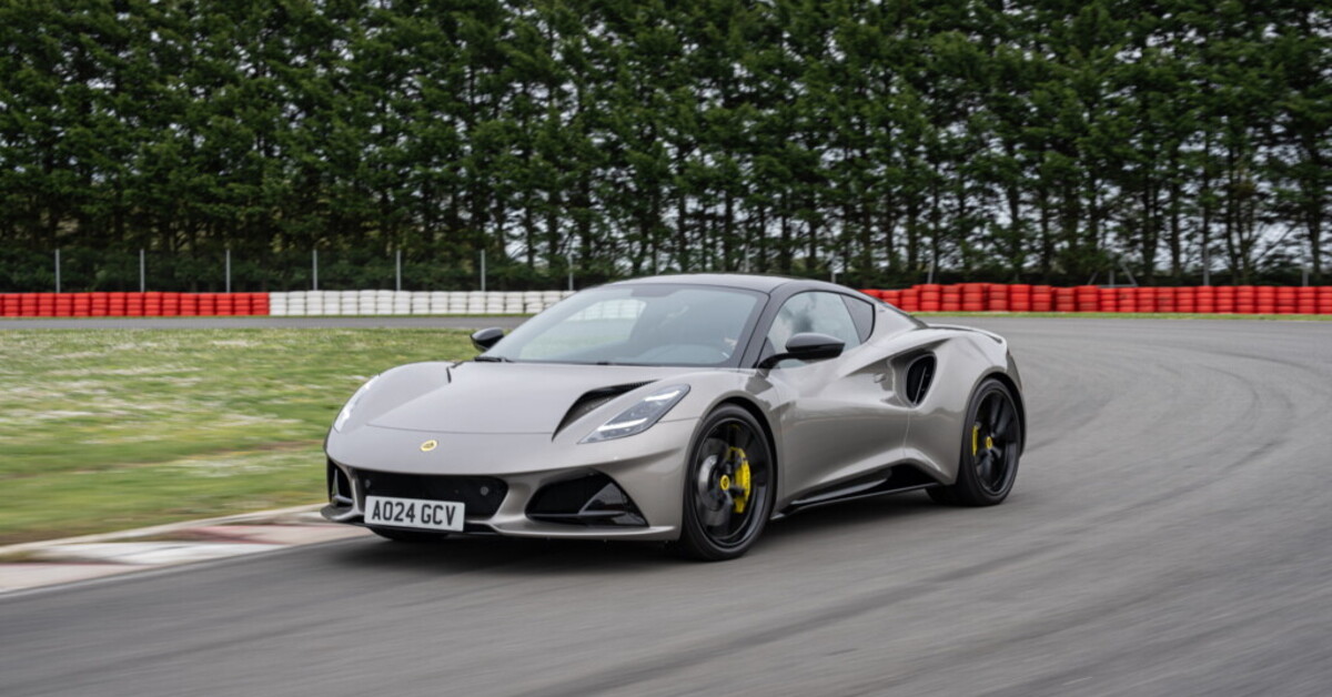 Lotus Emira: arriva il quattro cilindri