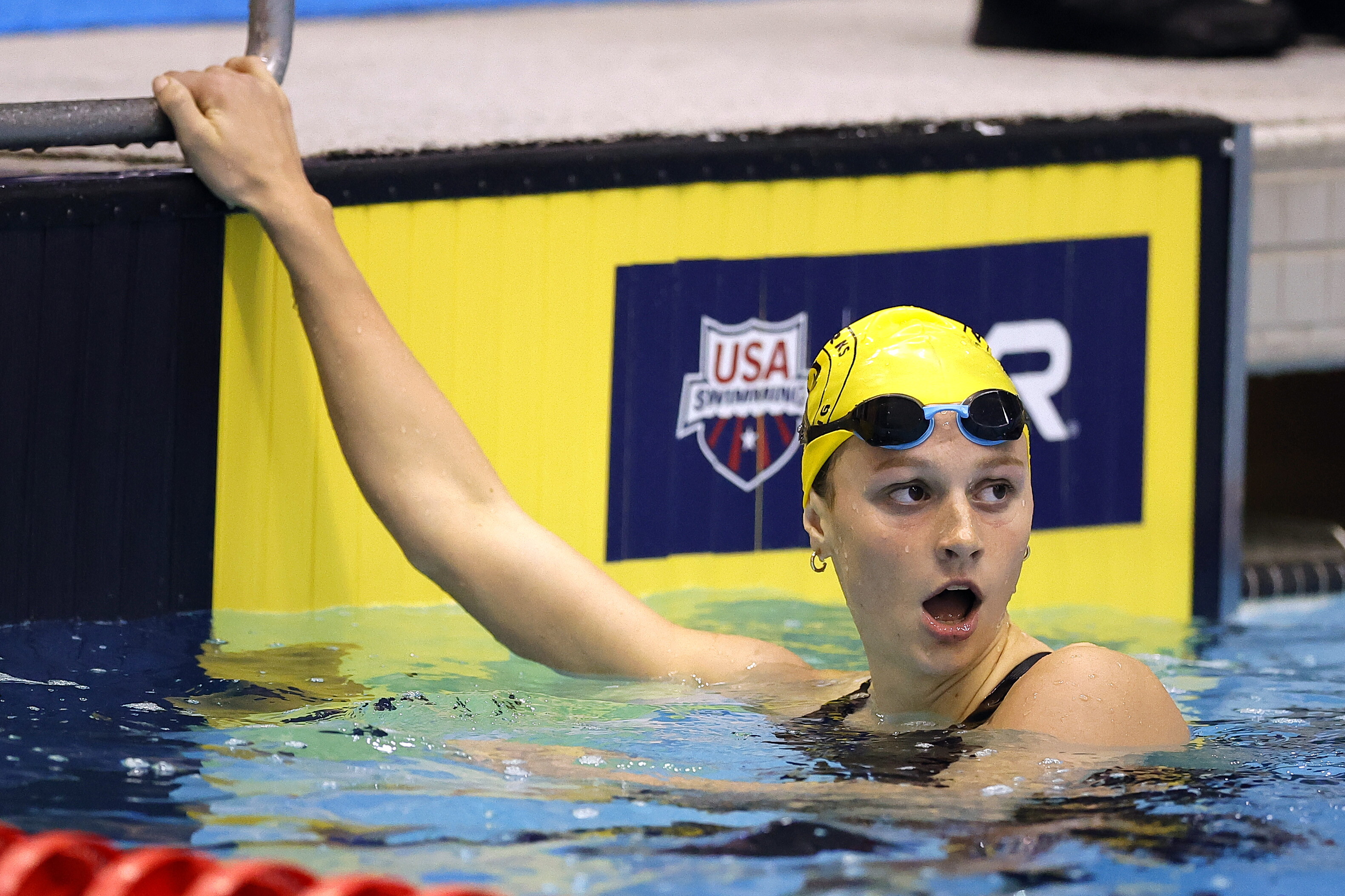 Nuoto, Summer McIntosh realizza il nuovo record del mondo nei 400 misti ...