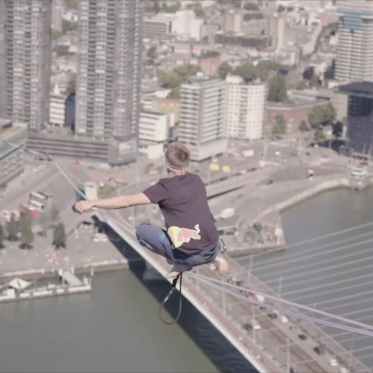 Messina Crossing: la sfida di Red Bull