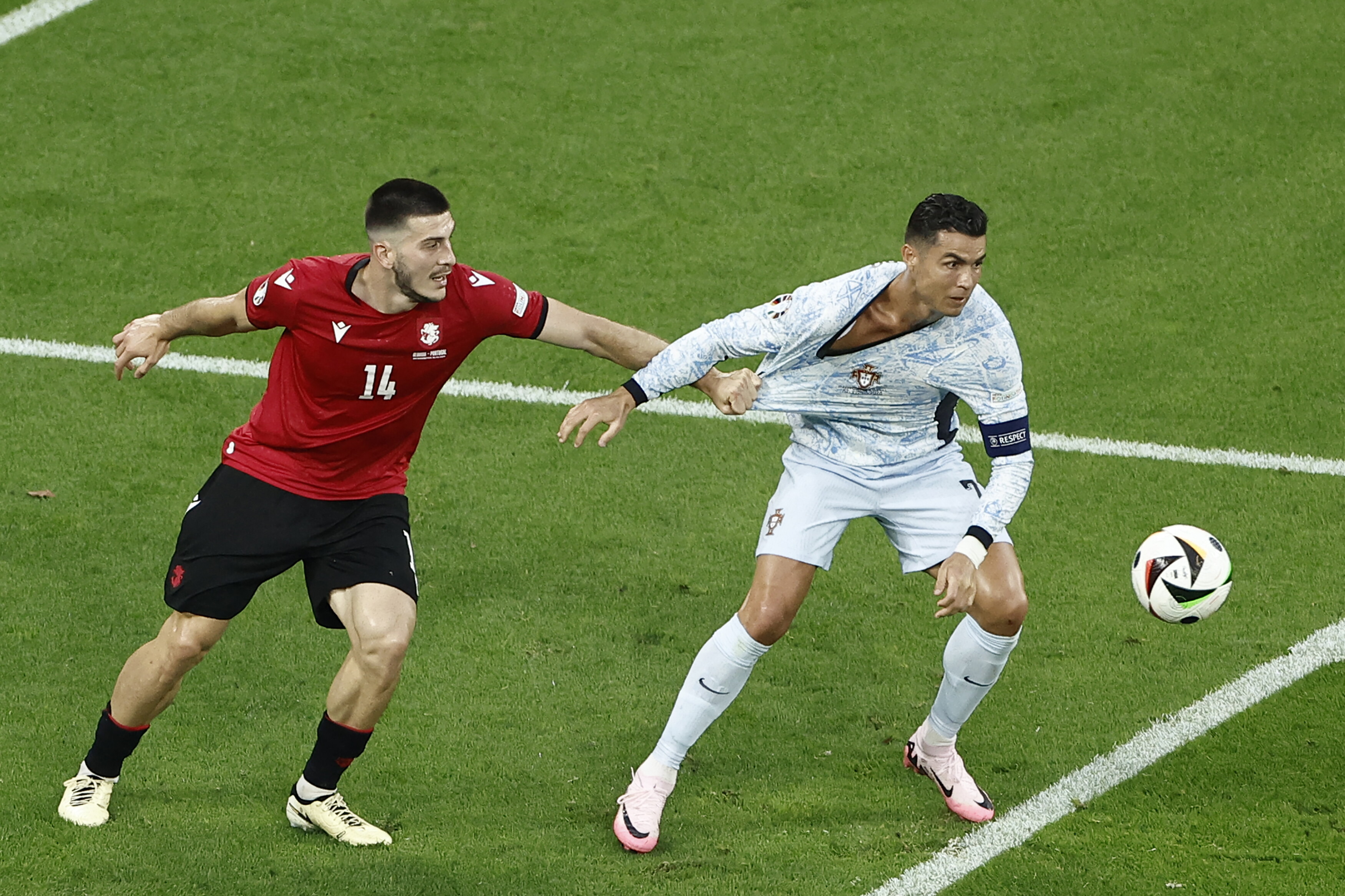 Euro 2024, Georgia-Portogallo 2-0: storici ottavi per Kvara & Co.